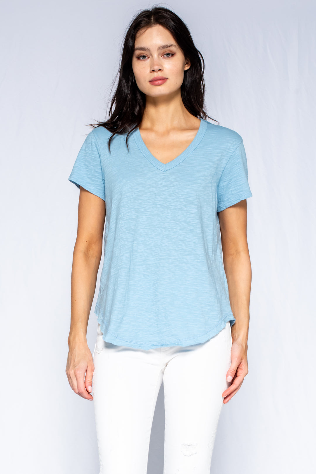 Short Sleeve Shrunken V-Neck Shirttail Top with Raw Hem – WILT